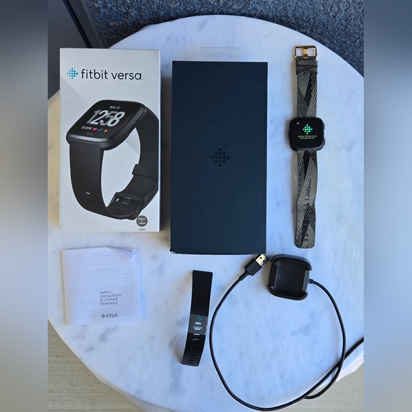 fitbit | Wearables | Fitbit Versa Black Smartwatch | Poshmark